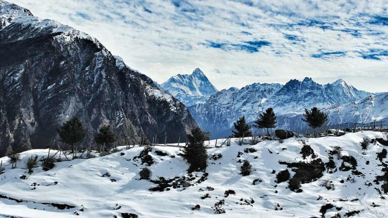 7 Best Mountain View Towns in India | Things to Do, How to Reach