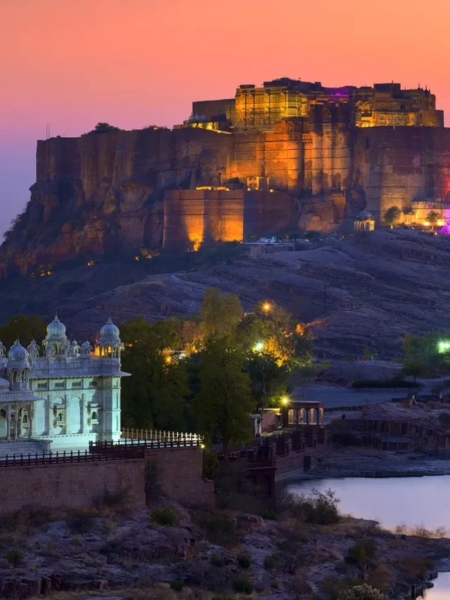 7 Oldest & Best Forts in India You Must Explore - 𝗧𝗼𝘂𝗿𝗬𝗮𝘁𝗿𝗮𝘀